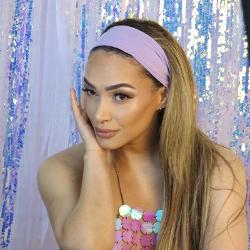 Collaborate with Lara Mallo aka Lara Love? | LinkPizza